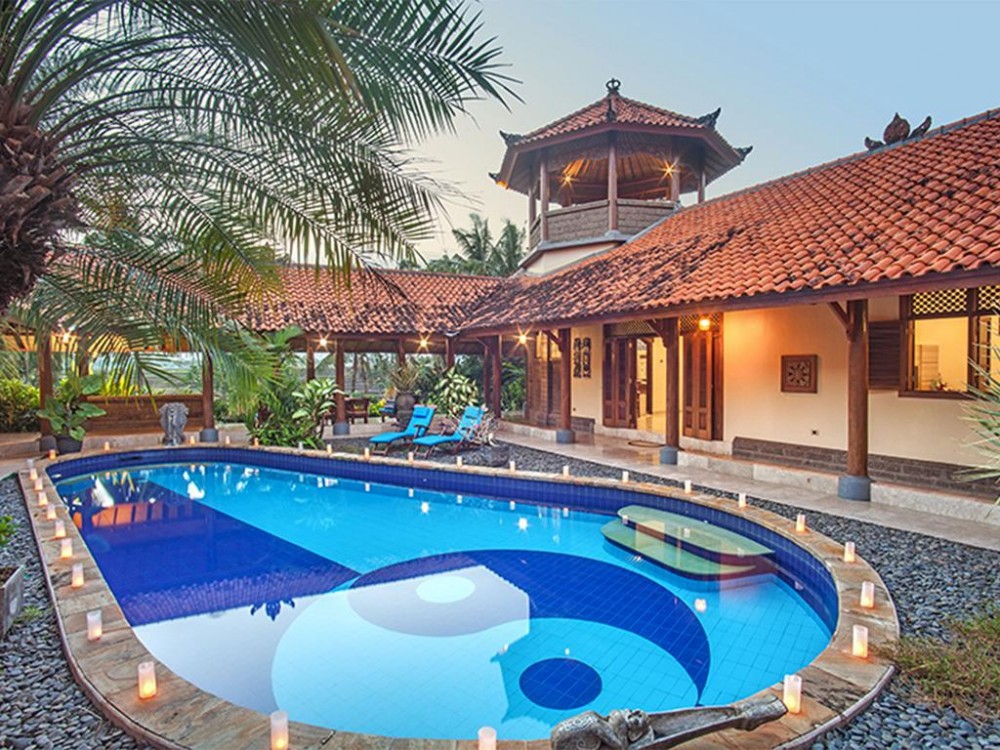 beautiful traditional style villa for living in babakan canggu ...