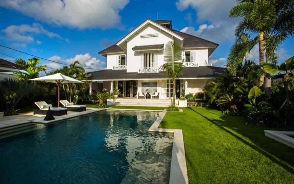 Amazing Spacious Colonial Villa for Sale in Canggu - Kibarer Property